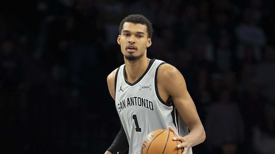 How Short Stint Coming Off Bench Benefitted Spurs' Victor Wembanyama