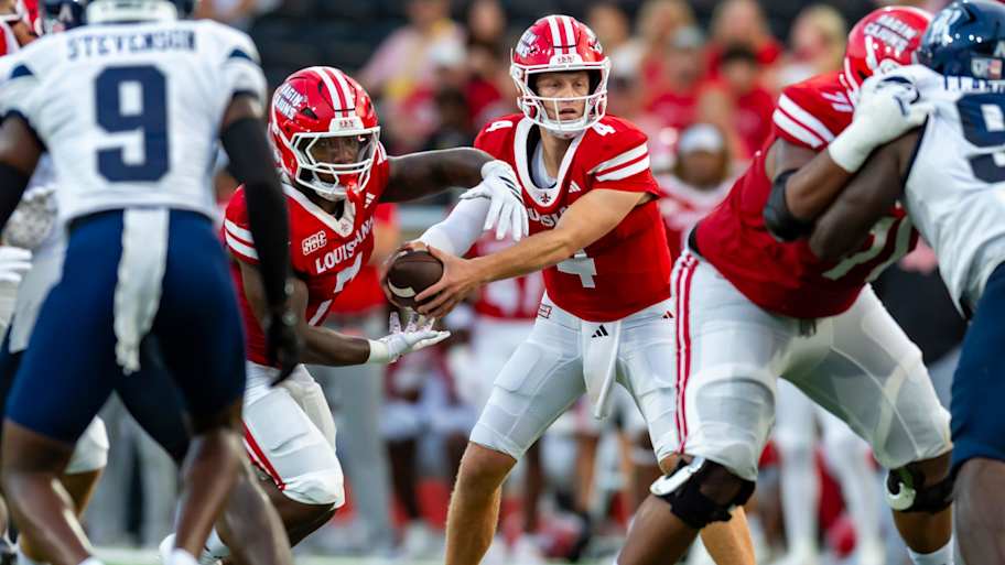 Former top-5 QB entering college football transfer portal for third time