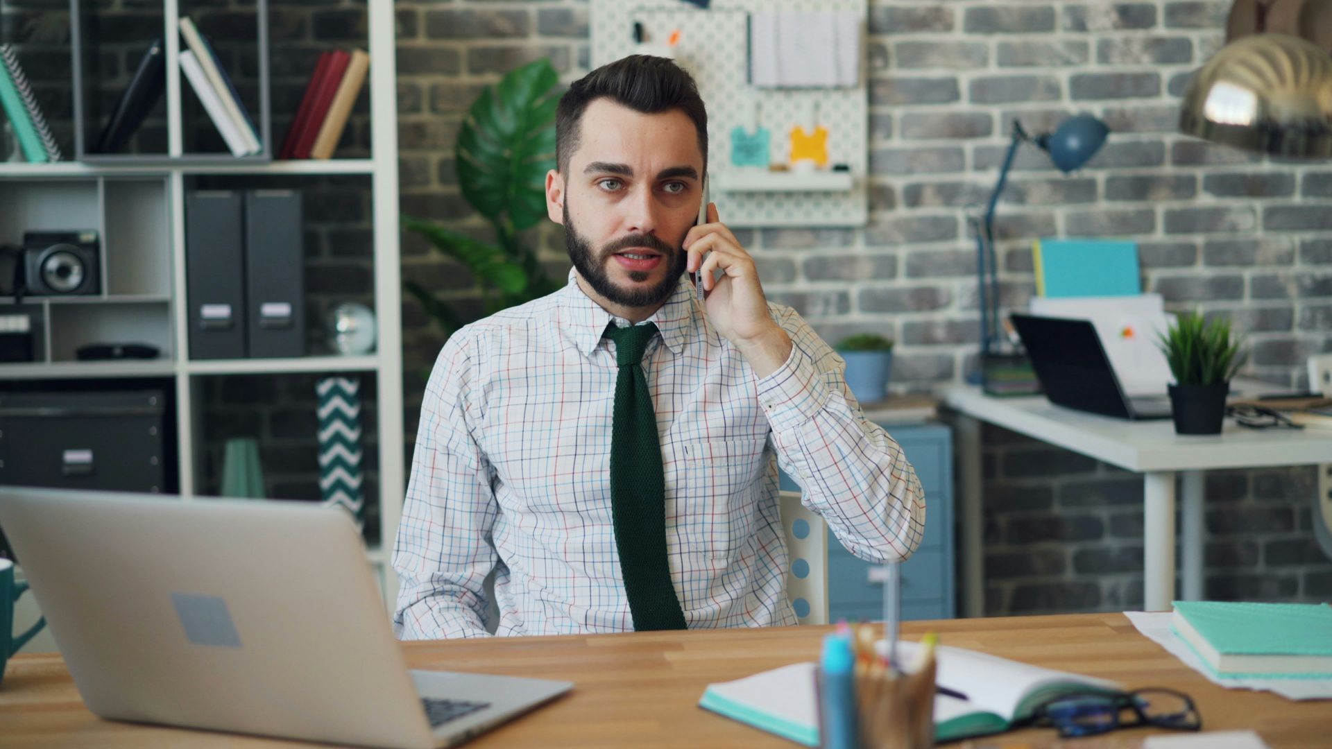 10 toxic traits of bad bosses & 10 habits that make great ones