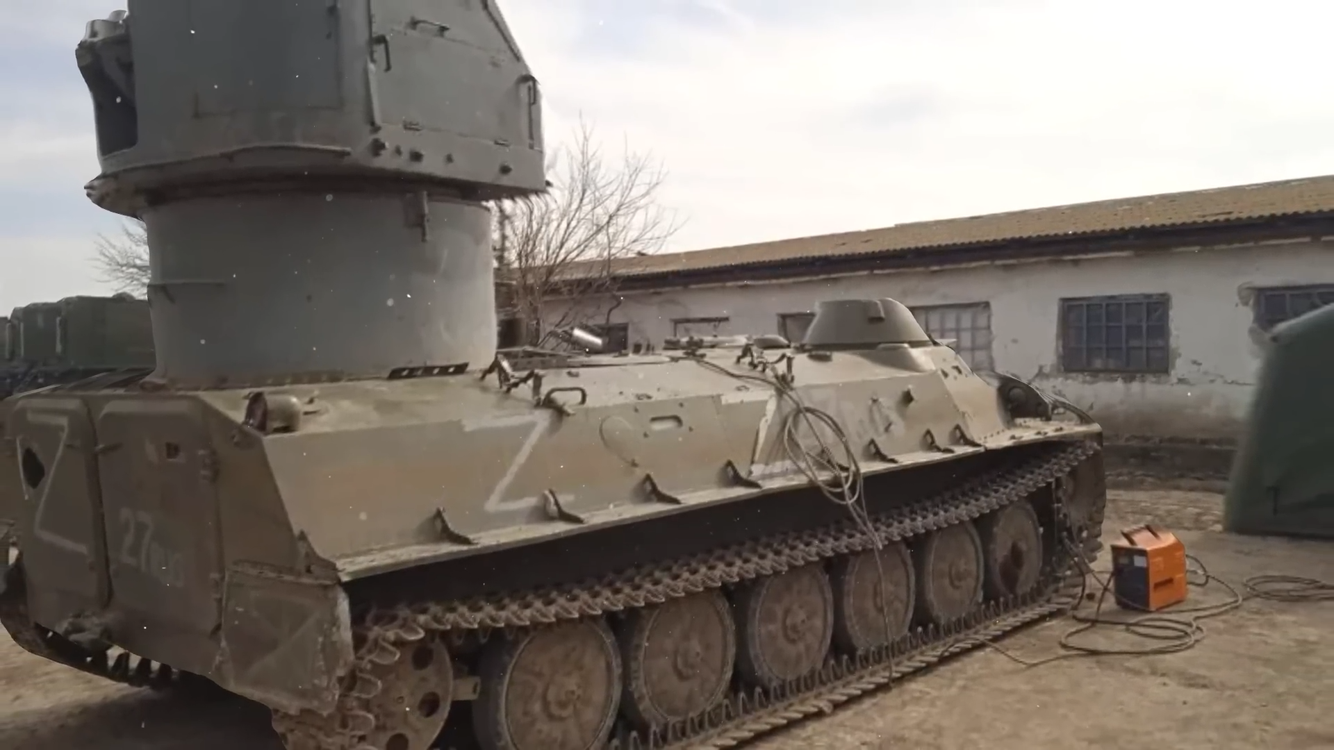 Russia’s desperate new war machine: Naval guns welded onto aging ...