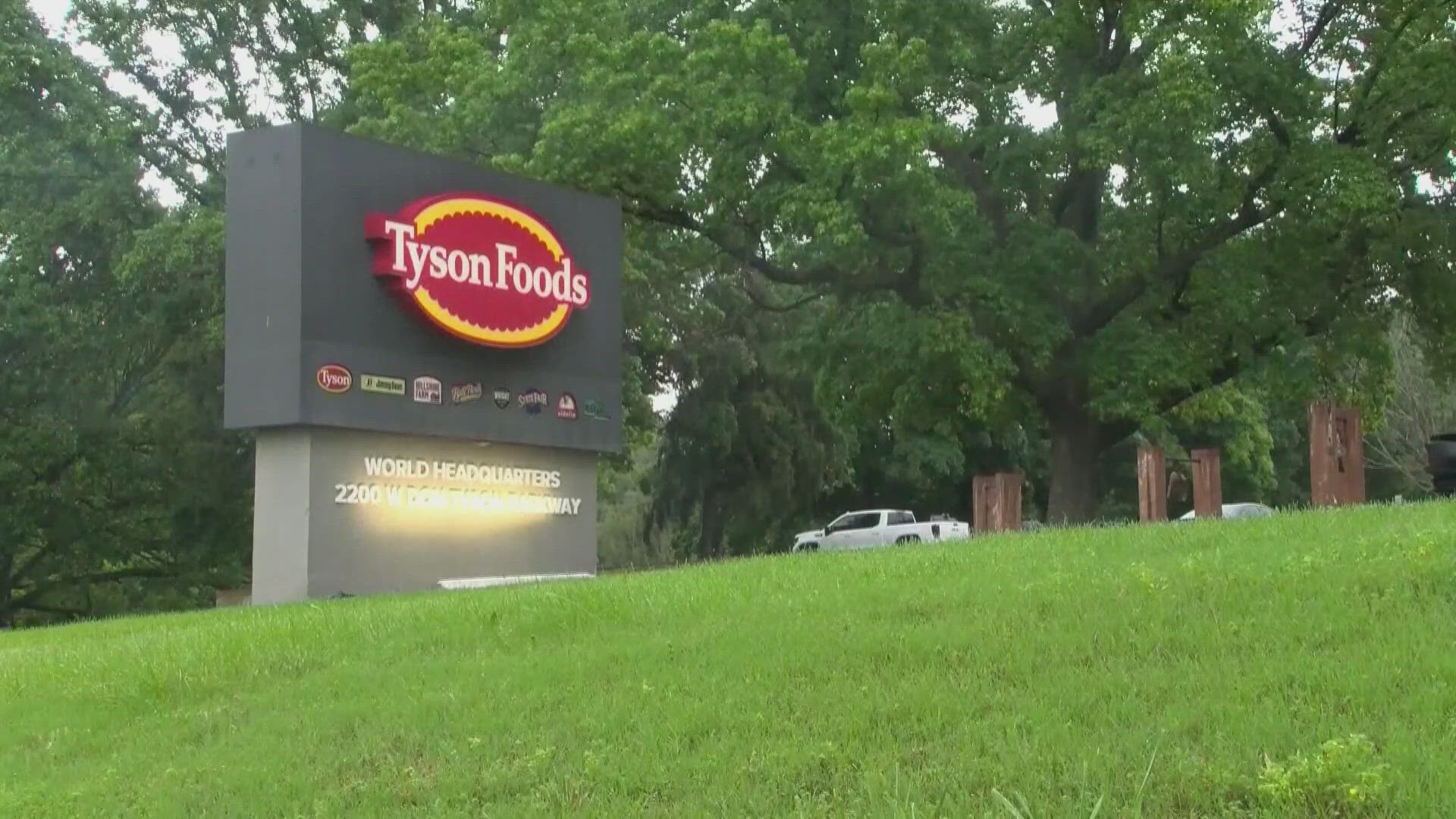 Latest news | Tyson's mass layoffs take effect Tuesday