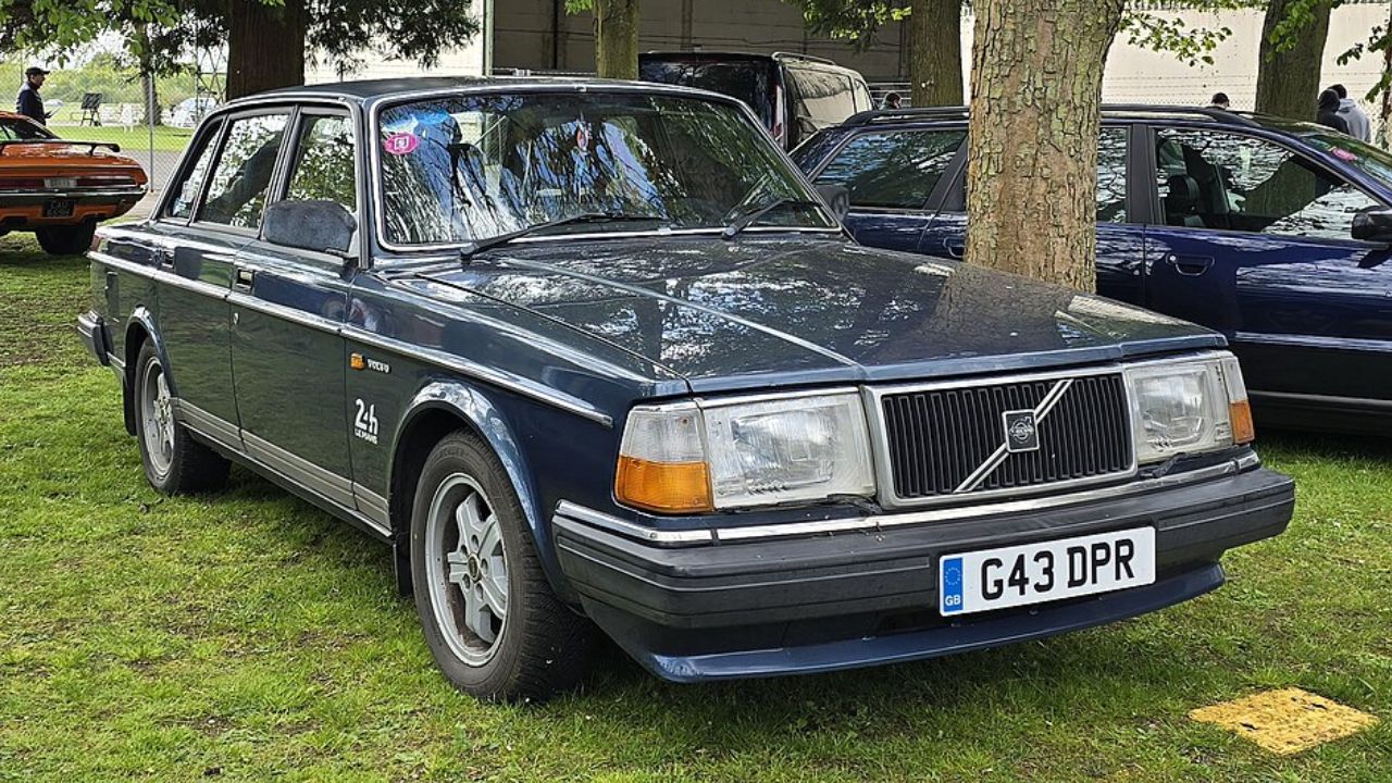 7 older vehicles that embarrass newer models for durability