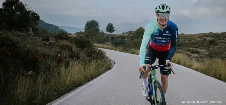 Favorites stage 1 Tour Down Under 2026 | Visma | Lease a Bike gets a ...