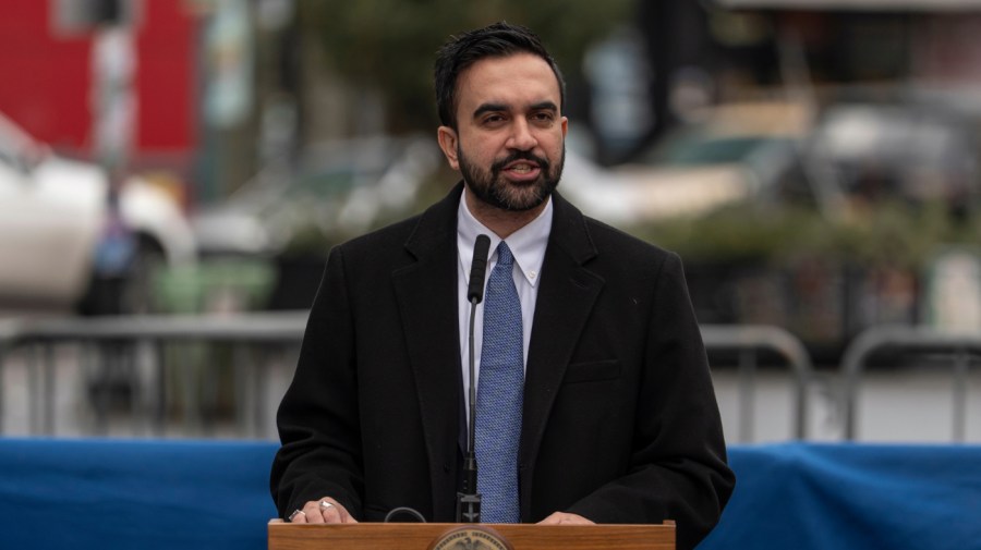 Opinion: A progressive agenda risks the Democrats’ opportunity