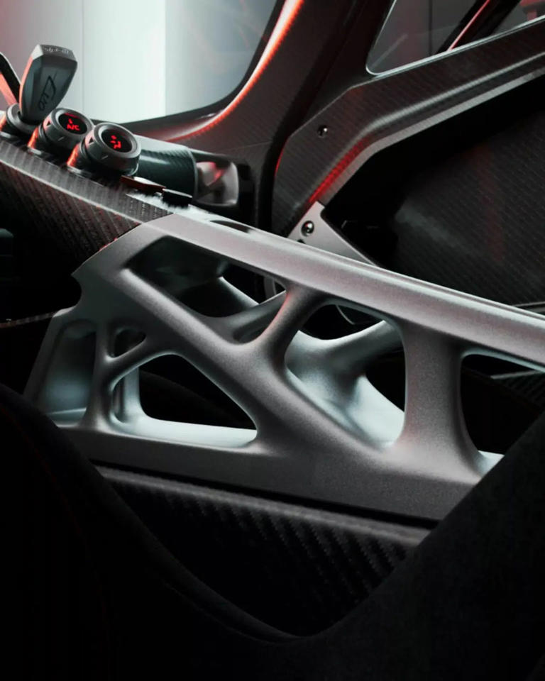 Apollo Evo: va in produzione l’hypercar da pista con motore Ferrari ...