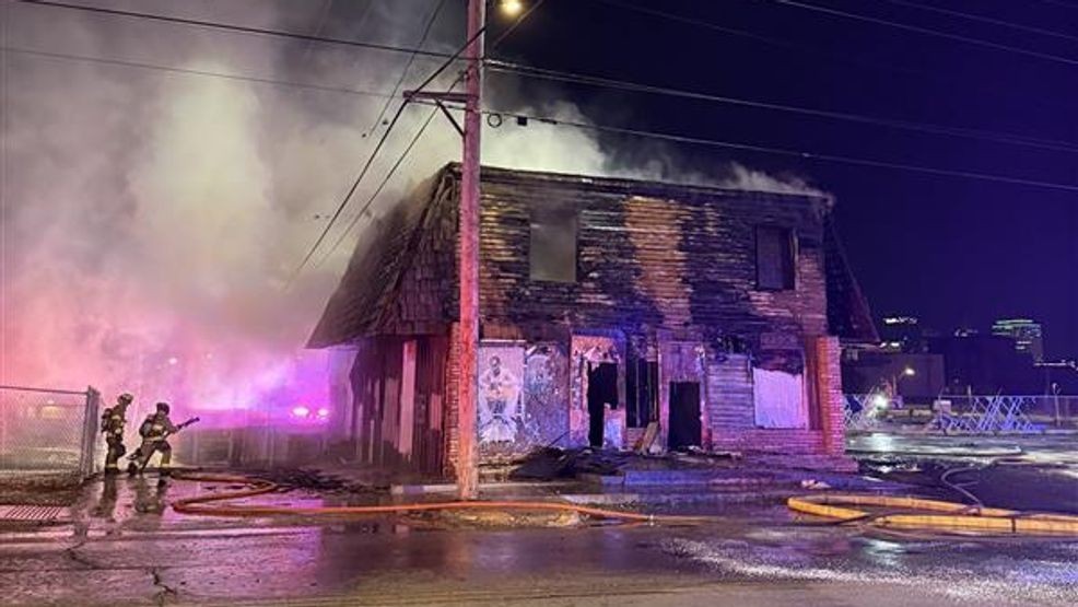 Firefighters put out commercial fire near NW 10th and Western Ave