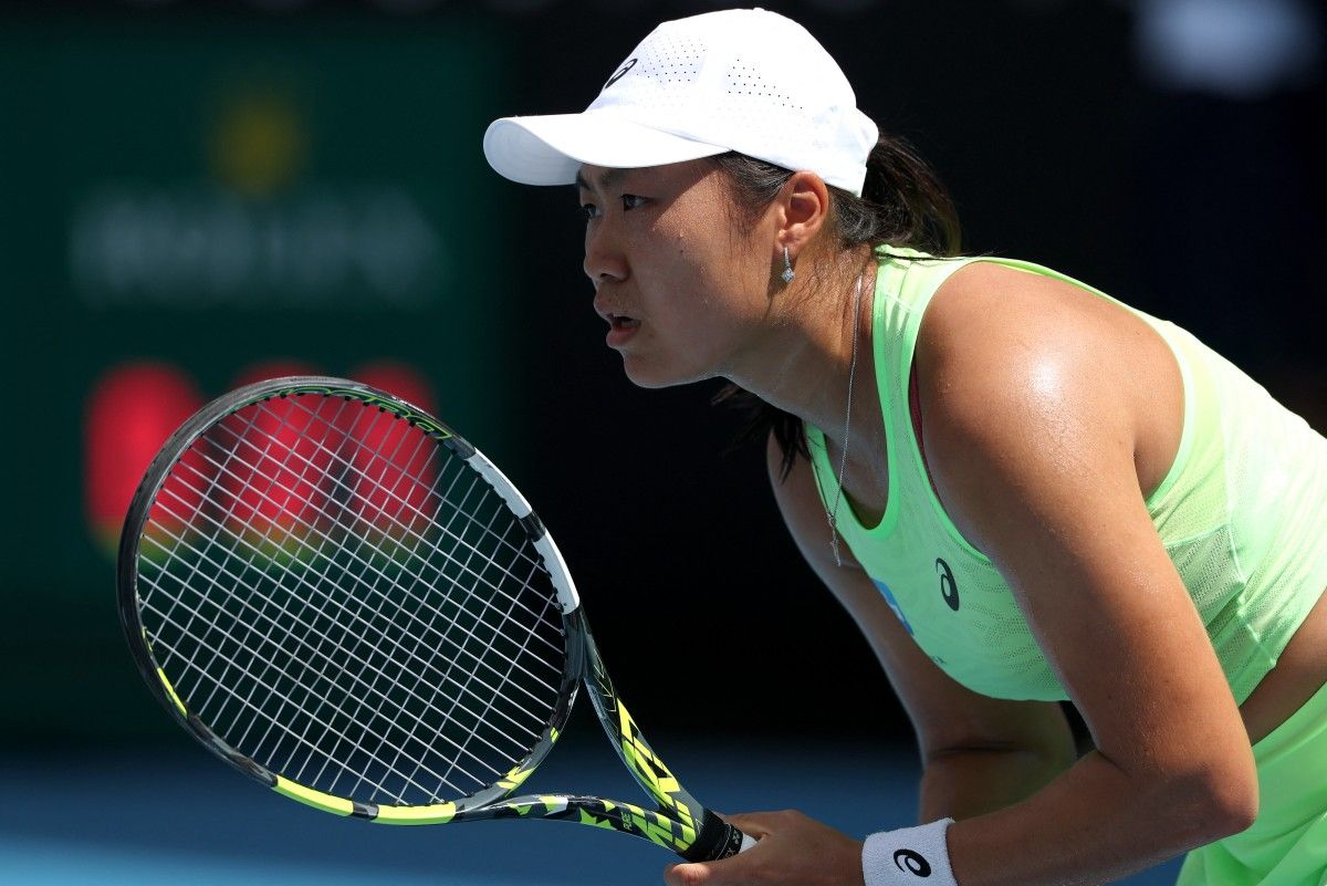 Bikin heboh akun Roland-Garros, ini fakta kemenangan Janice Tjen pada ...