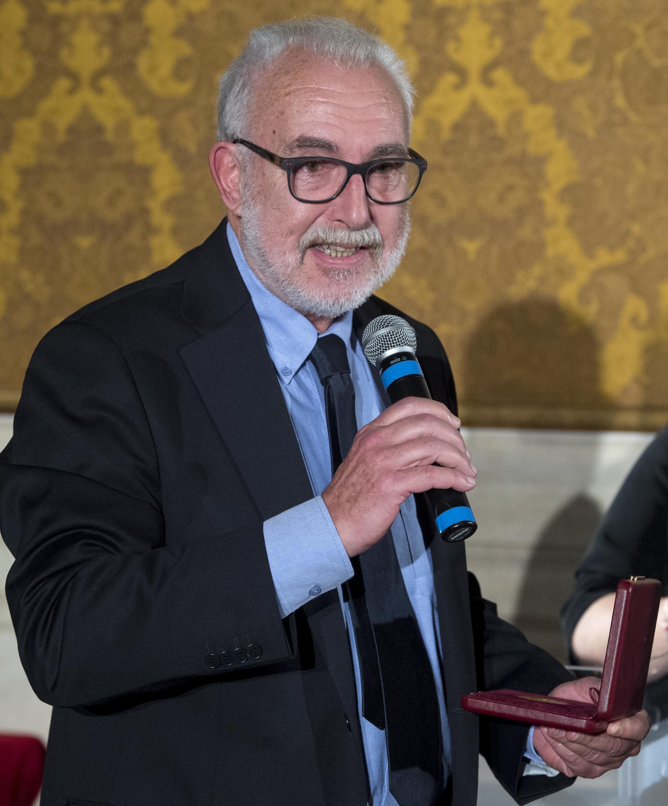 Altan si racconta, 'oggi fare satira è più difficile'
