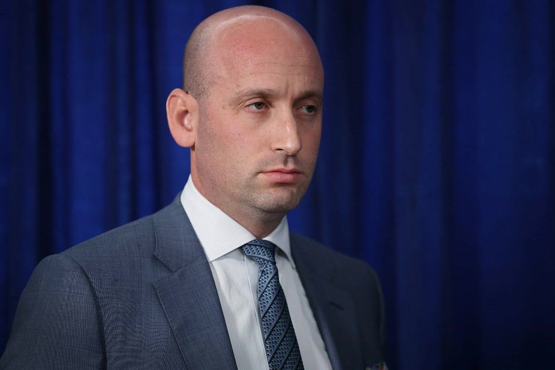 Stephen Miller claims Minnesota police ordered to surrender