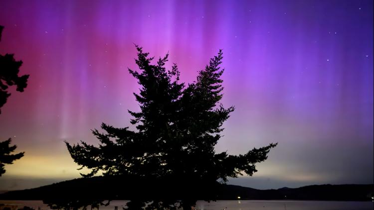 Photos: Northern lights paint western Washington skies