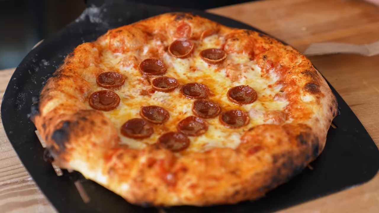 Homemade Domino's pepperoni pizza is way better