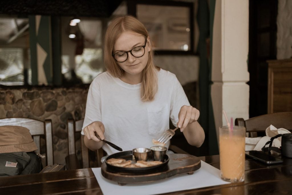 12 table manners that used to matter—but don’t anymore