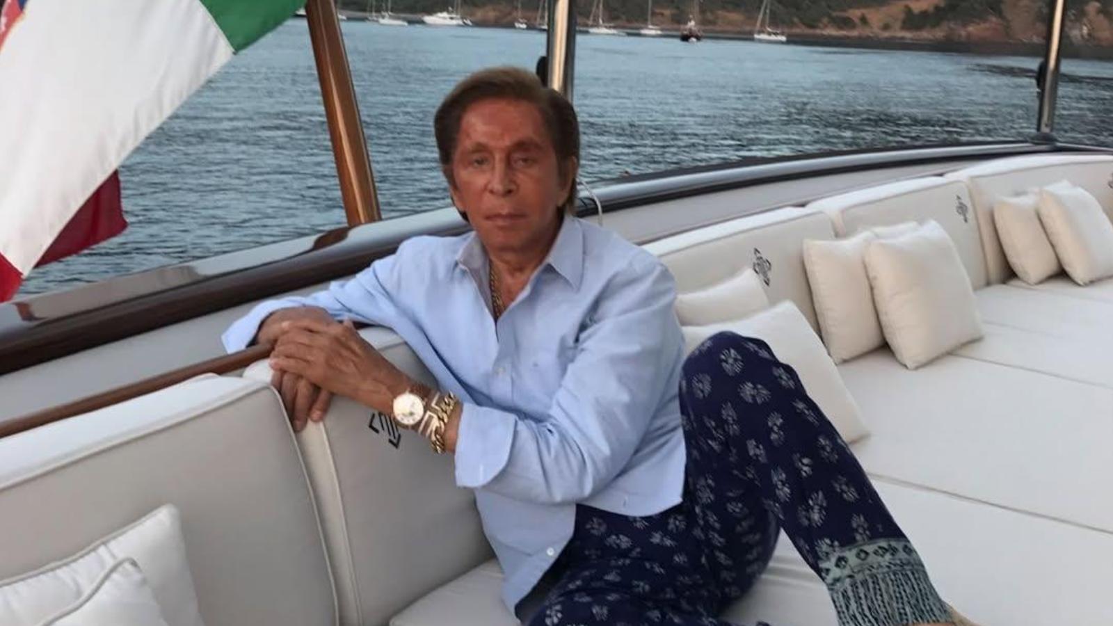 L’eredità Valentino alla “tribù” degli affetti: chi sono il nipote ...