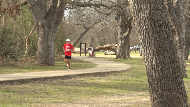 7 marathons, 7 continents, 7 days: Waxahachie man runs around the world ...