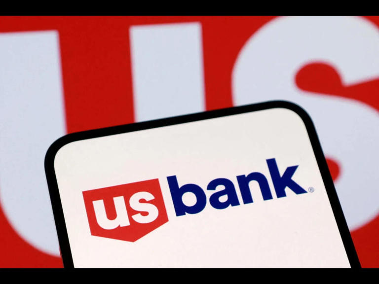 US bank stocks fall as investors await credit card rate cap deadline