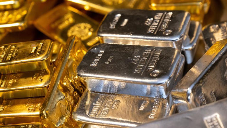 Gold and silver hit record highs amid US.-Europe tension over Greenland