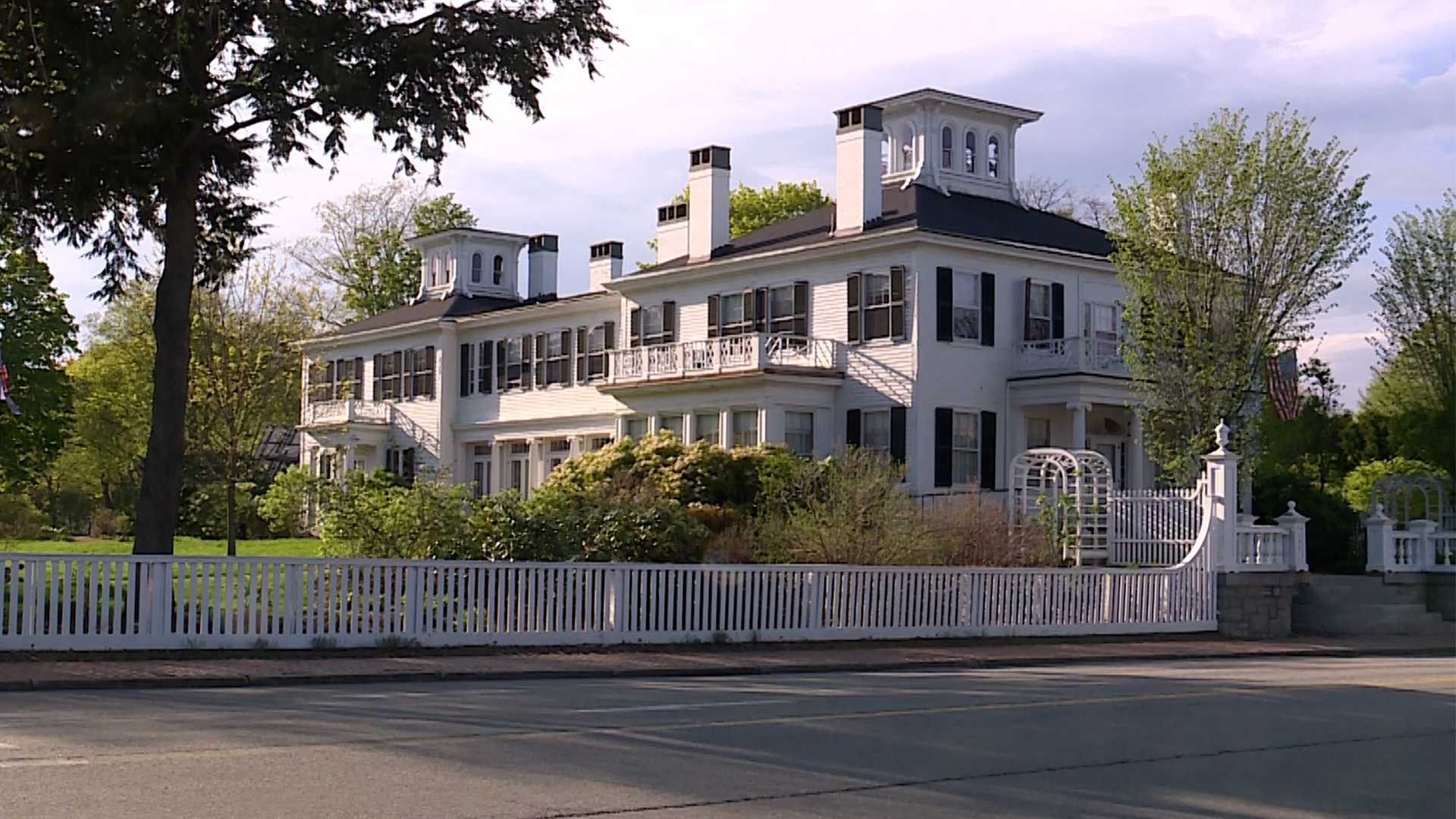 Blaine House evacuated due to gas leak, officials say