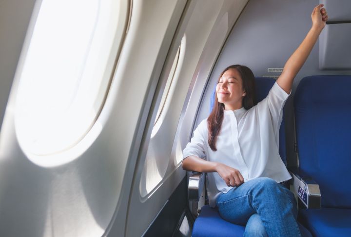 15 things to remove from your wallet before flying
