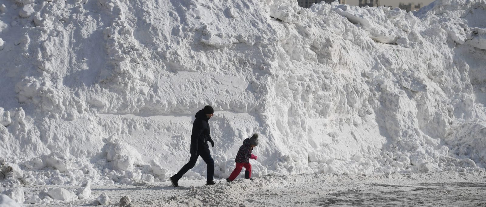 Russia’s Kamchatka Peninsula sees building entrances blocked, cars ...