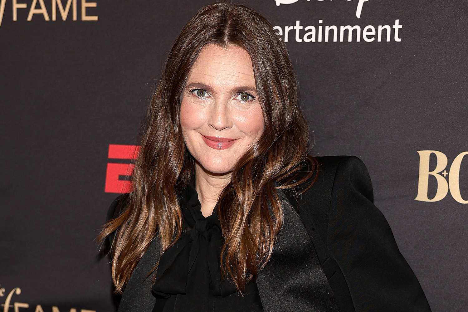 Drew Barrymore explains why she's so open about having hot flashes on ...