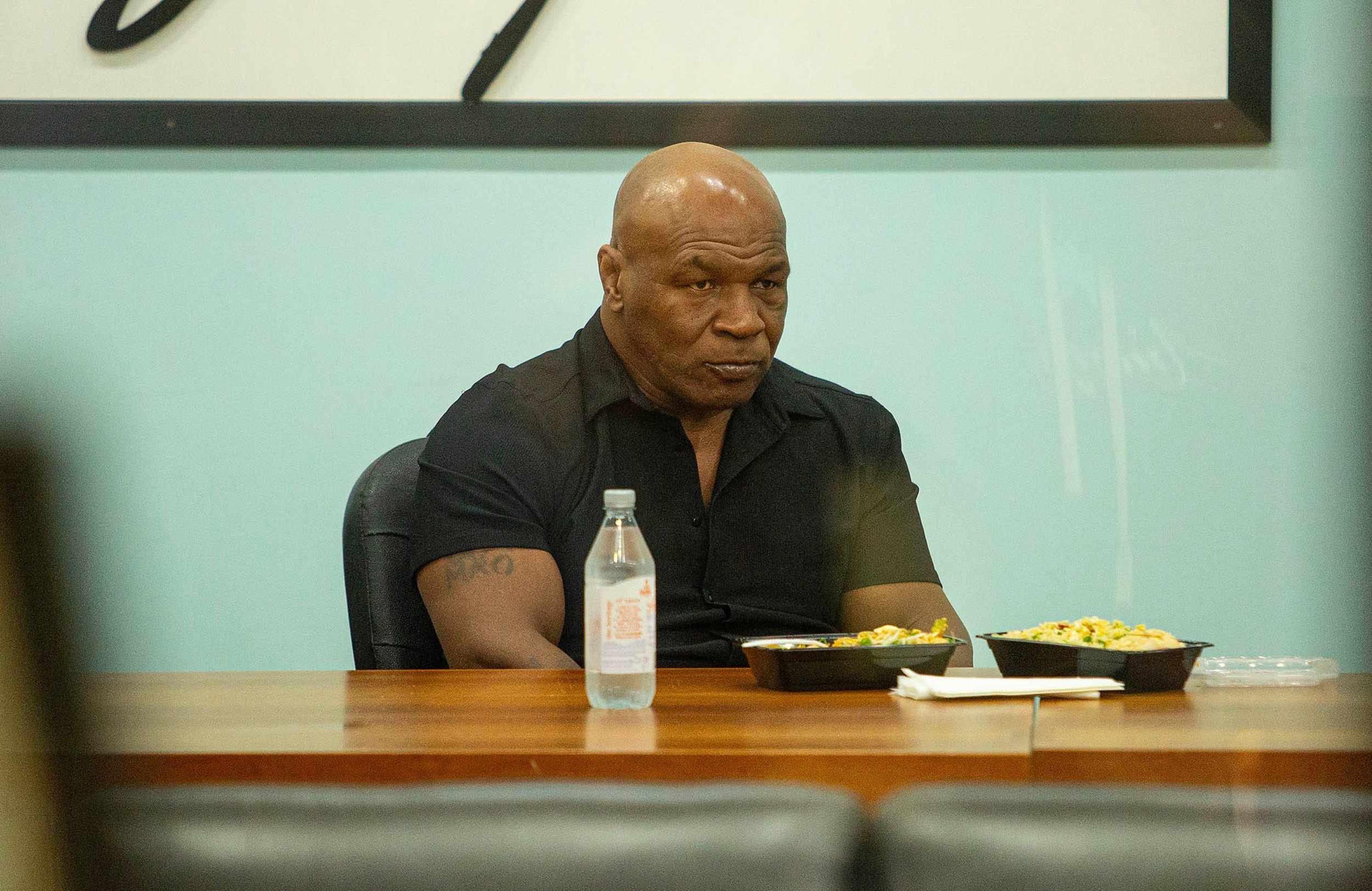 Mike Tyson offers strong messages to Floyd Mayweather