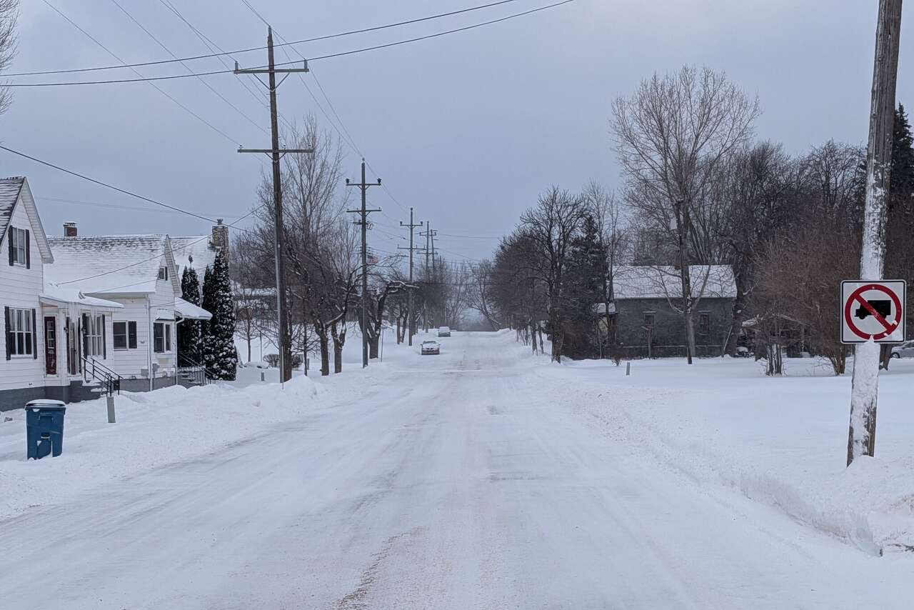 Winter weather causes closures in Manistee County