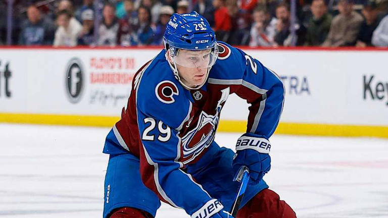 Nathan MacKinnon joins elite 1,100-point club in Avalanche win