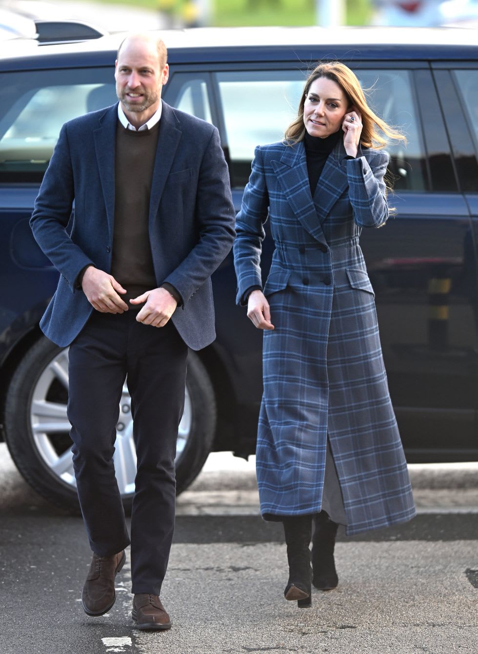 Kate and William step out 418 miles away from Harry as couple avoid ...