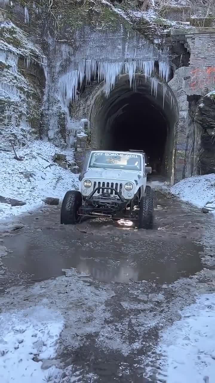 Winter wheeling vs. summer wheeling: Jeep adventures