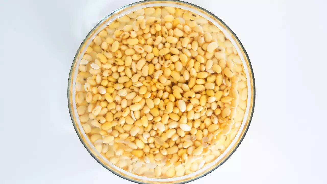 How to make Punjabi lobia masala for dinner at home