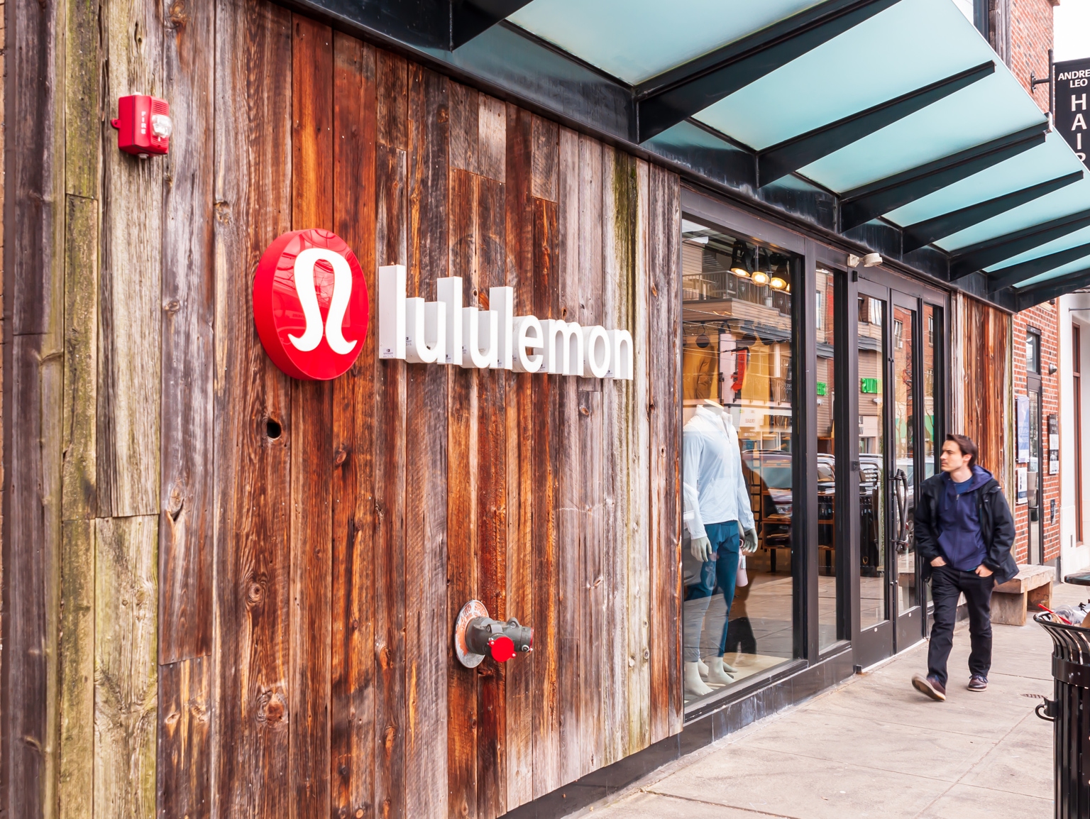 Lululemon founder wants to remove Advent directors from board - report