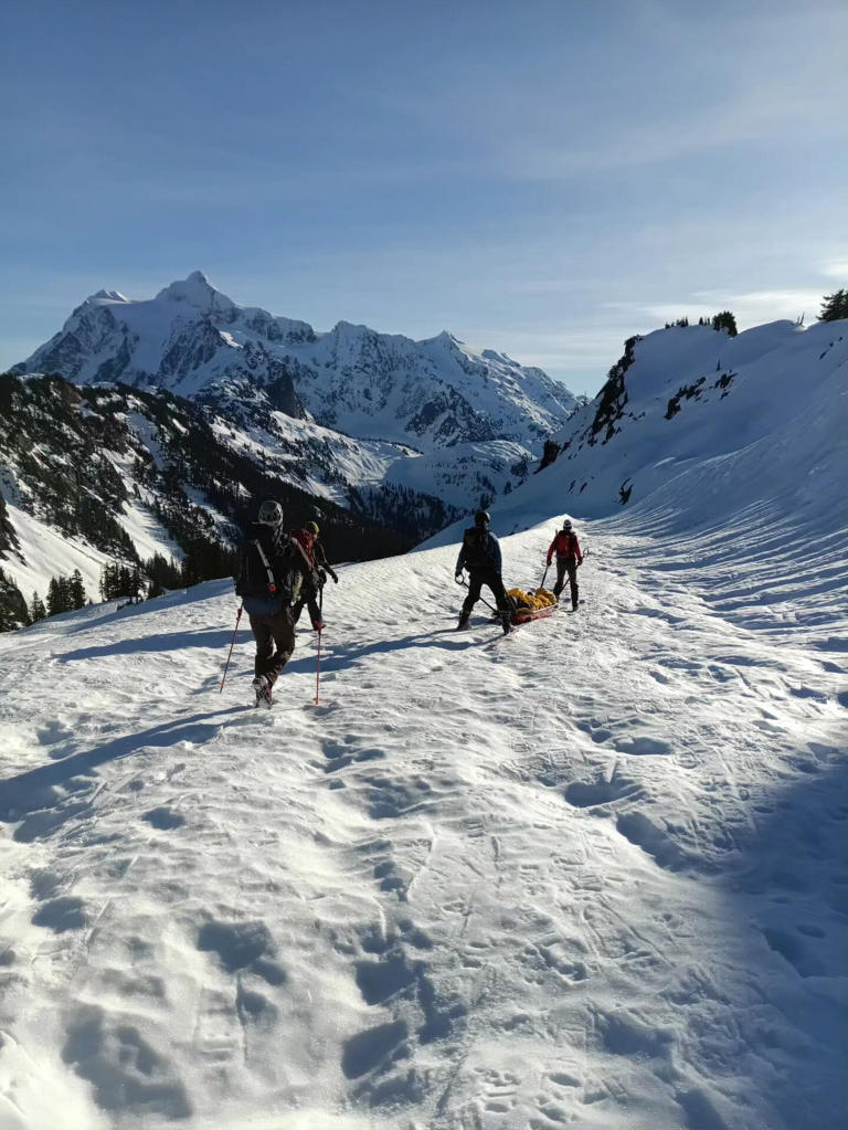 Injured hiker rescued from Mount Baker