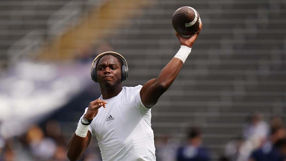 Former All-American QB announces college football transfer portal decision