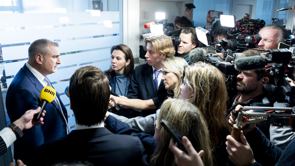 Graus (PVV) haalt uit naar 'matennaaiers', Markuszower gaat nieuwe ...