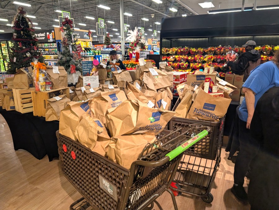 Market 32, Price Chopper donate 85K food bags to local food banks