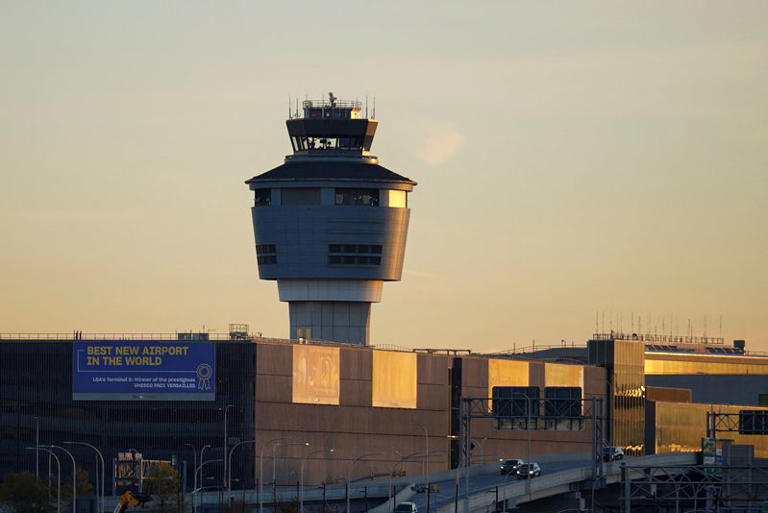 US spending deal provides funding for 2,500 new air traffic controllers ...