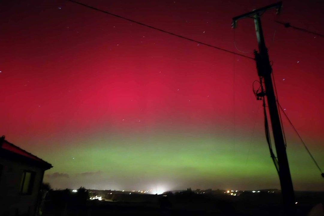 'Gorgeous' northern lights create stunning scenes across Irish night skies