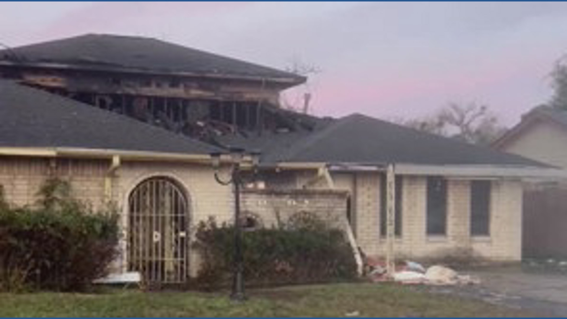 Family escapes overnight house fire in NE Houston