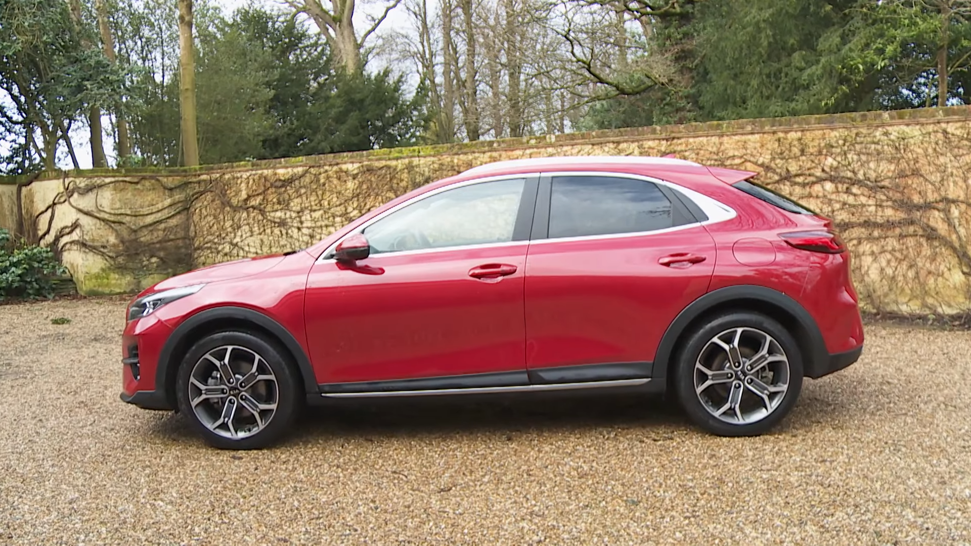 Can this 2020 Kia actually beat the compact SUV kings?