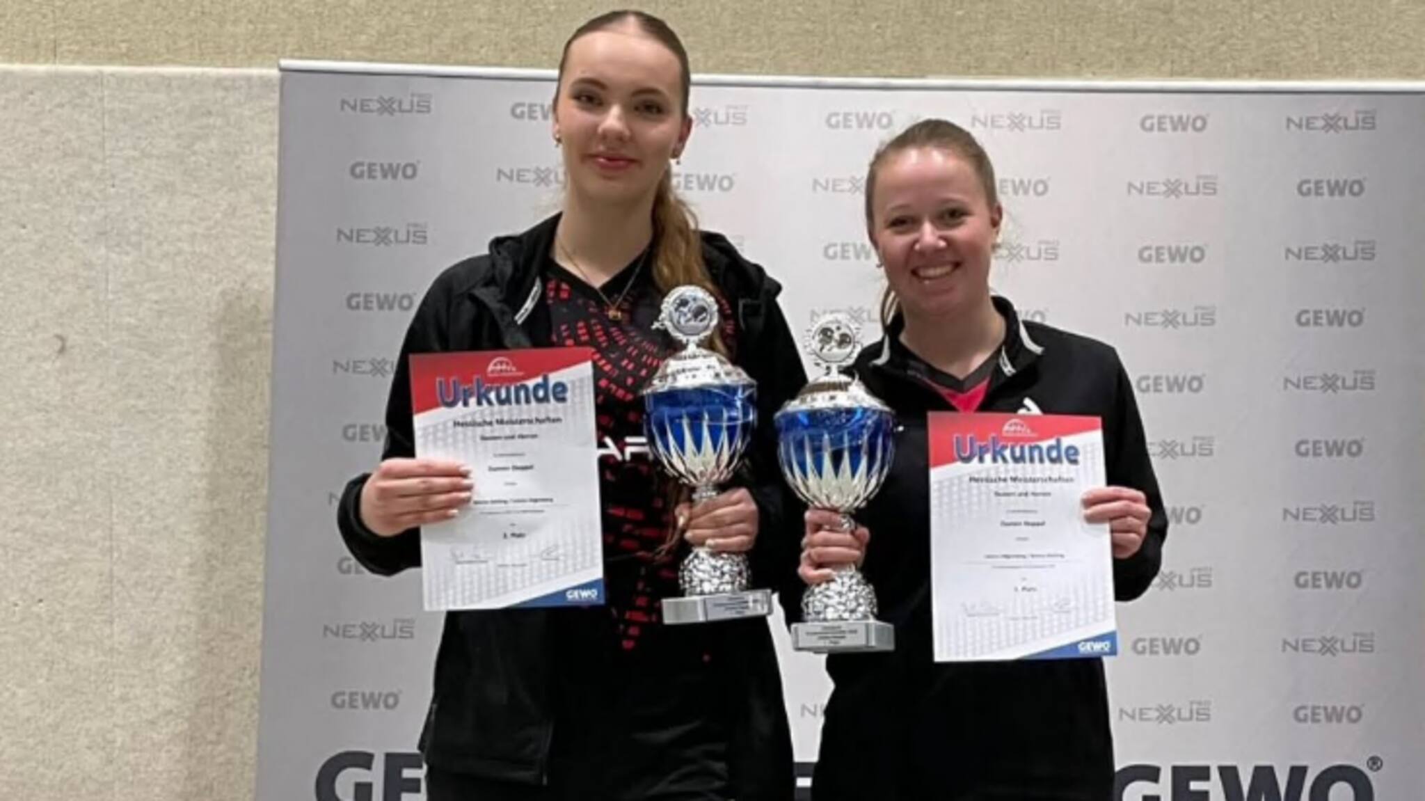 Sienna Stelting ist Hessenmeisterin im Frauen-Doppel