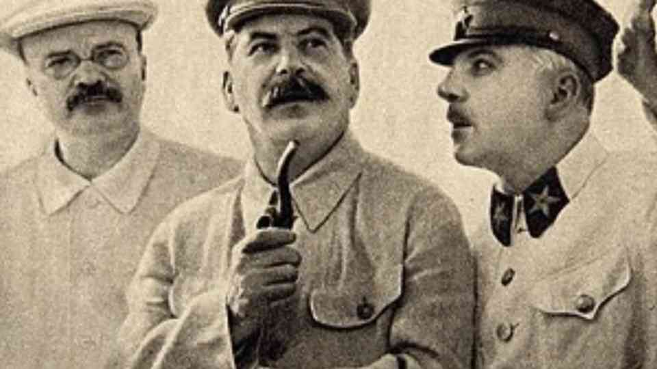 Prelude to World War II and Global Collapse