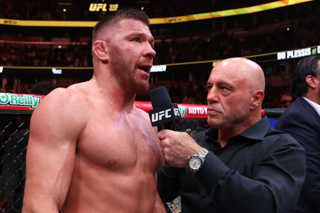 Du Plessis coach hits out at referee after Chimaev fight and makes ...