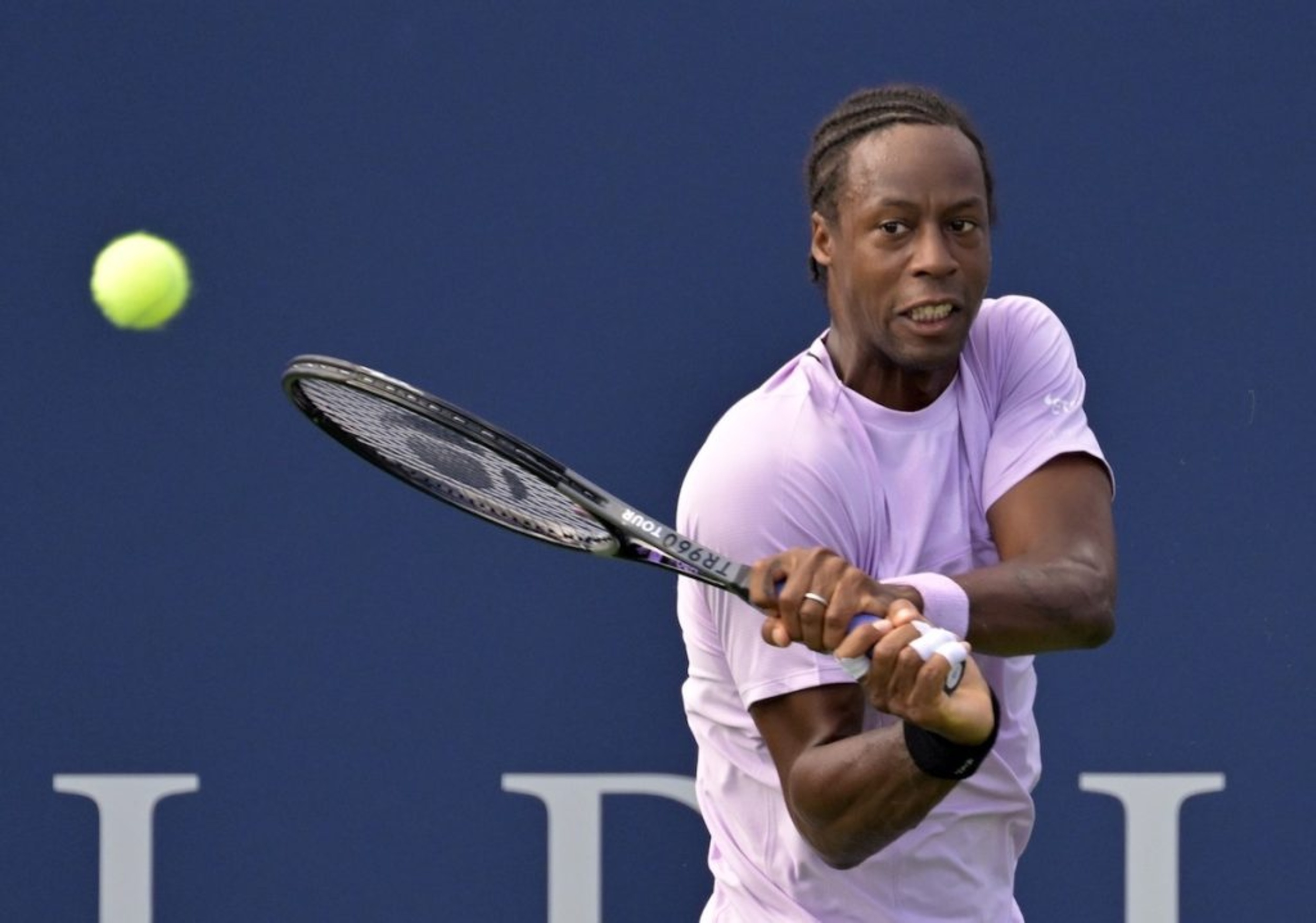 Gael Monfils bids farewell to Melbourne with trademark magic