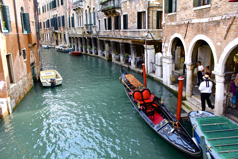 Historic canals in the US to boat on