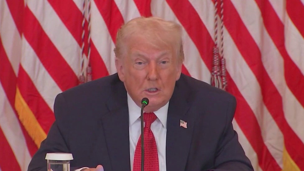 Supreme Court could decide today Trump’s tariff power as Greenland ...