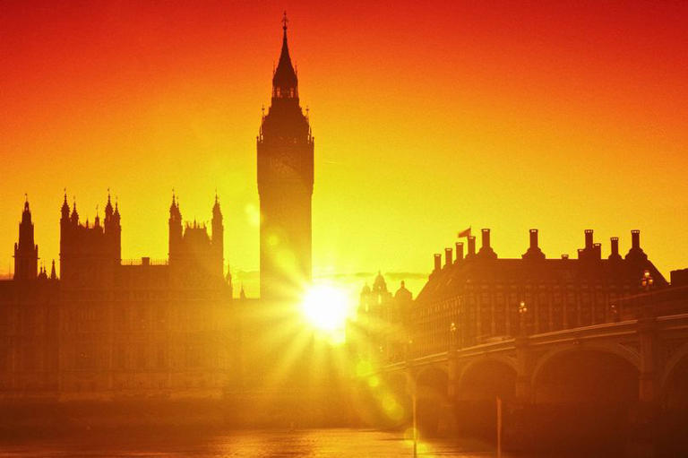 Record heat expected in 2026 as Met Office says when warmth returns to UK