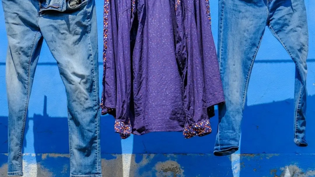 Why you'd go broke buying fast-fashion curves: Why cheap seams fail ...