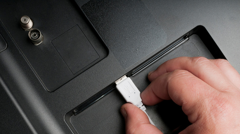 5 cool new gadgets that use your TV's USB port