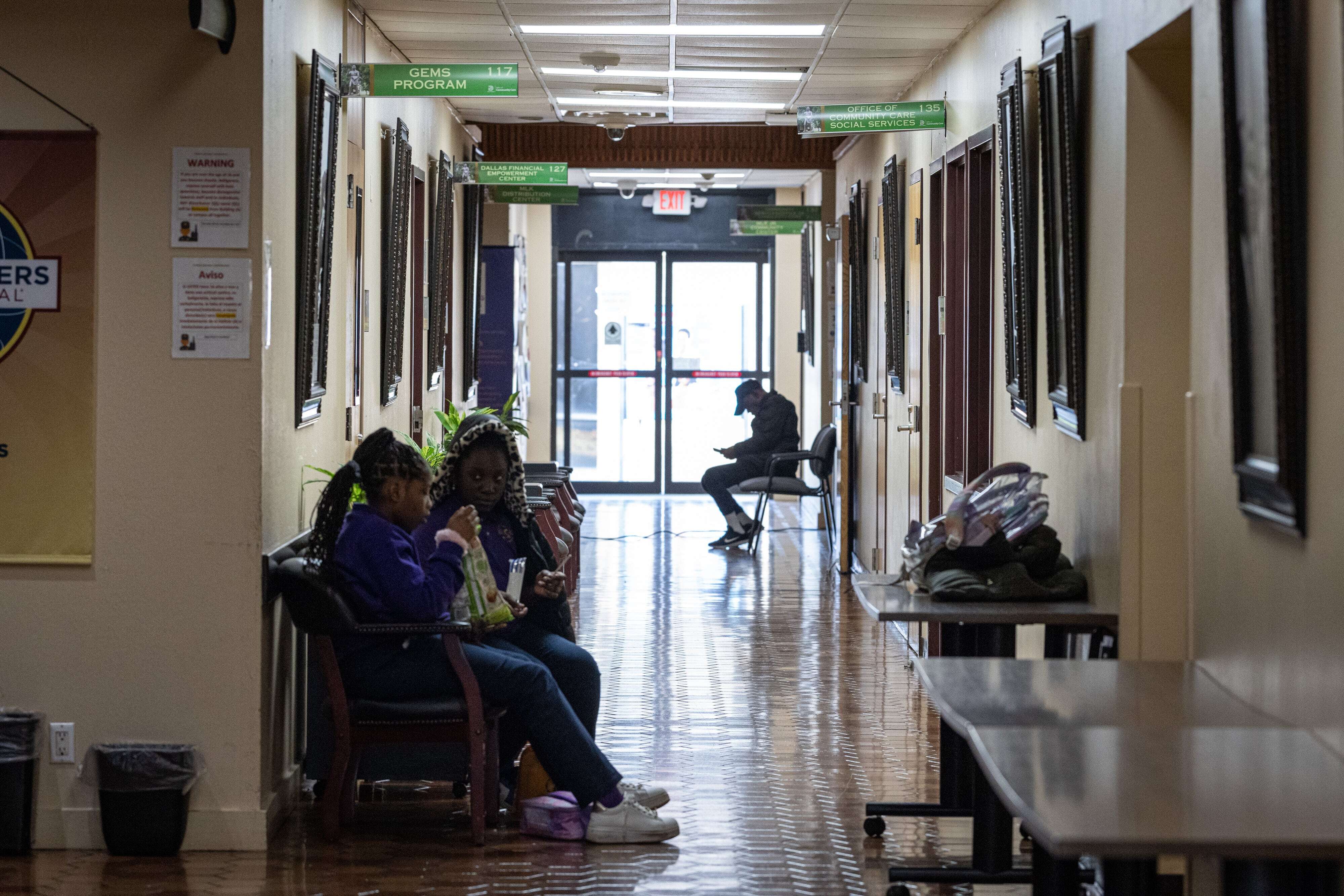 Dallas-Fort Worth women’s wages sink in a rising economy