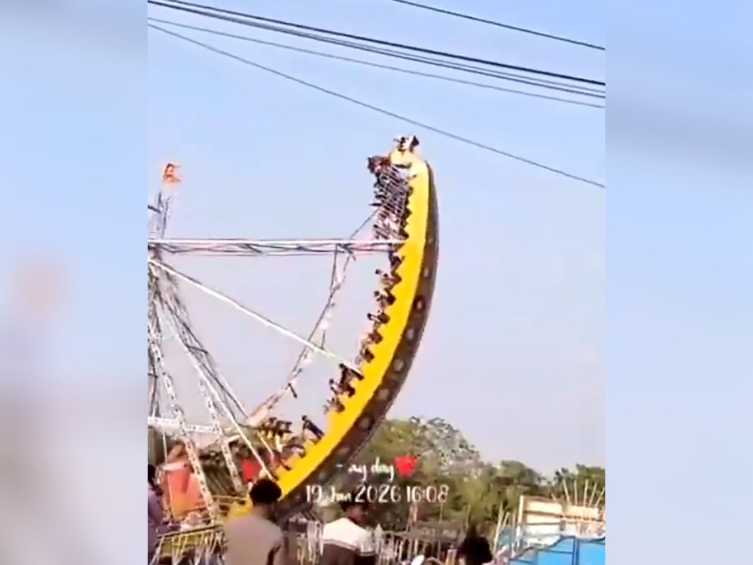 Horror accident: Giant dragon swing collapses during ride